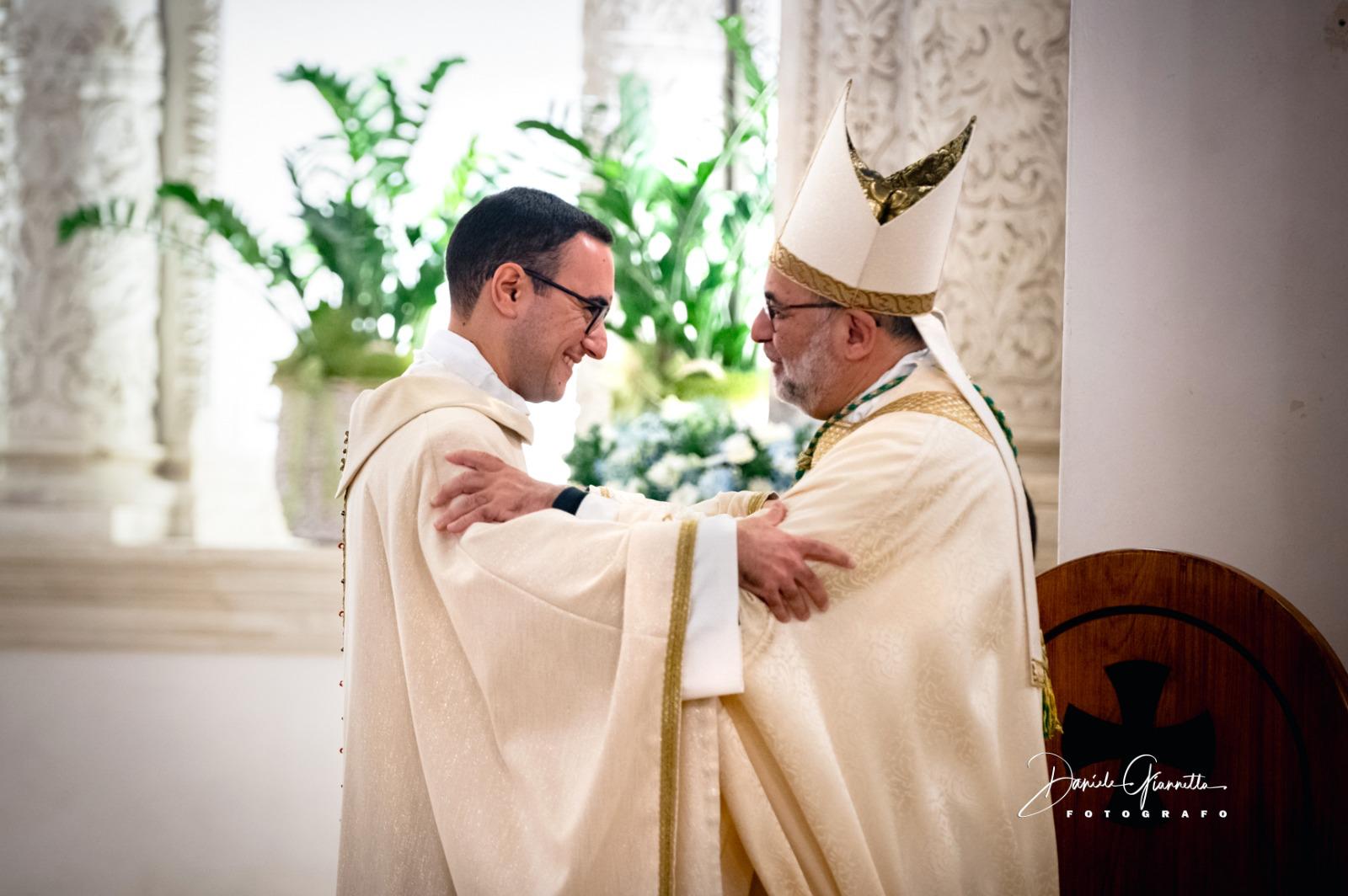 Immissione canonica di don Matteo Brunetta a Minervino di Lecce e ...